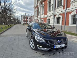 Melns Volvo V60 2015 Jelgava, ar dzinēja tilpumu 2.40 L un nobraukumu 209 tūkst. km par 9200 €, foto 19 vietnē AUTOMOTO.COM.LV