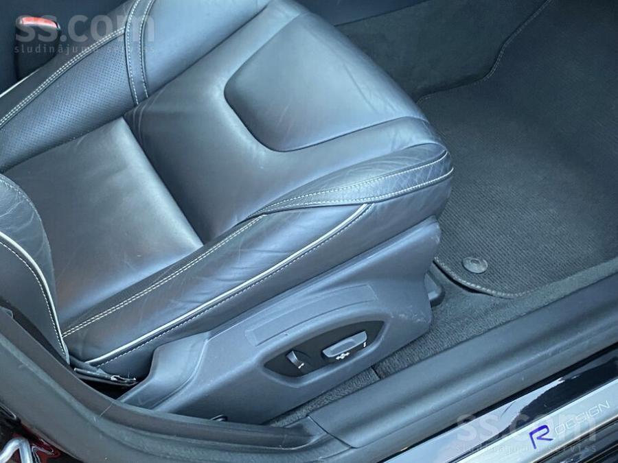 Melns Volvo V60 2015 Madona, ar dzinēja tilpumu 2.40 L un nobraukumu 278 tūkst. km par 9250 €, foto 9 vietnē AUTOMOTO.COM.LV