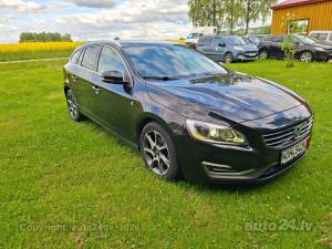 Black Volvo V60 2015 in Rakvere, with an engine capacity of 2.00 L and mileage of 299 thousand km for 8200 €, photo  on AUTOMOTO.COM.LV