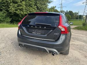 Melns Volvo V60 2015 Kauņa, ar dzinēja tilpumu 2.40 L un nobraukumu 273 tūkst. km par 6850 €, foto 9 vietnē AUTOMOTO.COM.LV