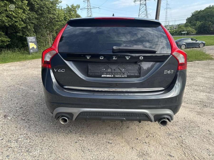 Melns Volvo V60 2015 Kauņa, ar dzinēja tilpumu 2.40 L un nobraukumu 273 tūkst. km par 6850 €, foto 10 vietnē AUTOMOTO.COM.LV
