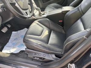 Melns Volvo V60 2015 Kauņa, ar dzinēja tilpumu 2.40 L un nobraukumu 273 tūkst. km par 6850 €, foto 14 vietnē AUTOMOTO.COM.LV