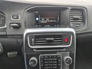 Черный Вольво B60 2015 в Лиепая, объемом двигателя 2.40 л и пробегом 241 тыс. км за 9500 €, фото 14 на AUTOMOTO.COM.LV