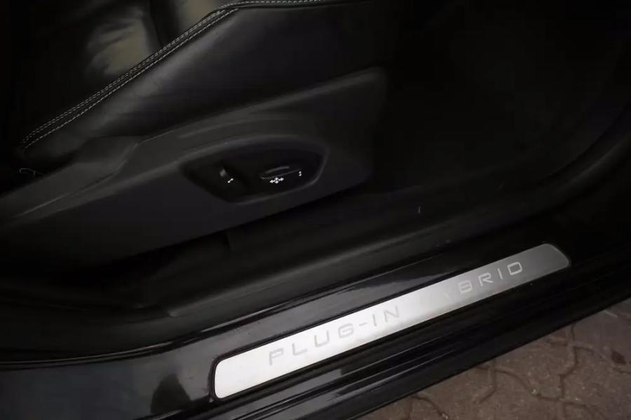 Melns Volvo V60 2015 Jelgava, ar dzinēja tilpumu 2.40 L un nobraukumu 212 tūkst. km par 11900 €, foto 9 vietnē AUTOMOTO.COM.LV