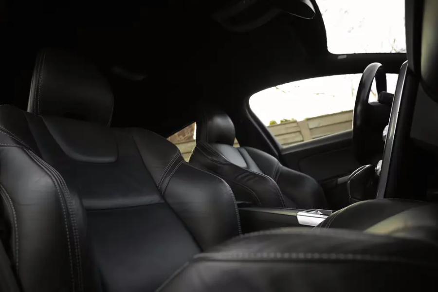 Melns Volvo V60 2015 Jelgava, ar dzinēja tilpumu 2.40 L un nobraukumu 212 tūkst. km par 11900 €, foto 10 vietnē AUTOMOTO.COM.LV
