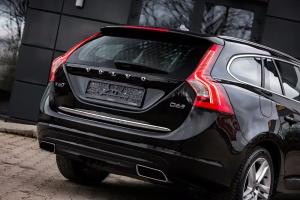 Melns Volvo V60 2015 Jelgava, ar dzinēja tilpumu 2.40 L un nobraukumu 239 tūkst. km par 10500 €, foto 8 vietnē AUTOMOTO.COM.LV