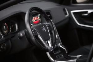 Melns Volvo V60 2015 Jelgava, ar dzinēja tilpumu 2.40 L un nobraukumu 239 tūkst. km par 10500 €, foto 10 vietnē AUTOMOTO.COM.LV