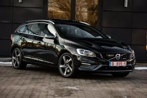 Melns Volvo V60 2015 Jelgava, ar dzinēja tilpumu 2.40 L un nobraukumu 277 tūkst. km par 10000 €, foto 7 vietnē AUTOMOTO.COM.LV