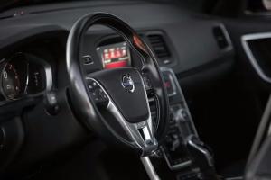 Melns Volvo V60 2015 Jelgava, ar dzinēja tilpumu 2.40 L un nobraukumu 277 tūkst. km par 10000 €, foto 11 vietnē AUTOMOTO.COM.LV
