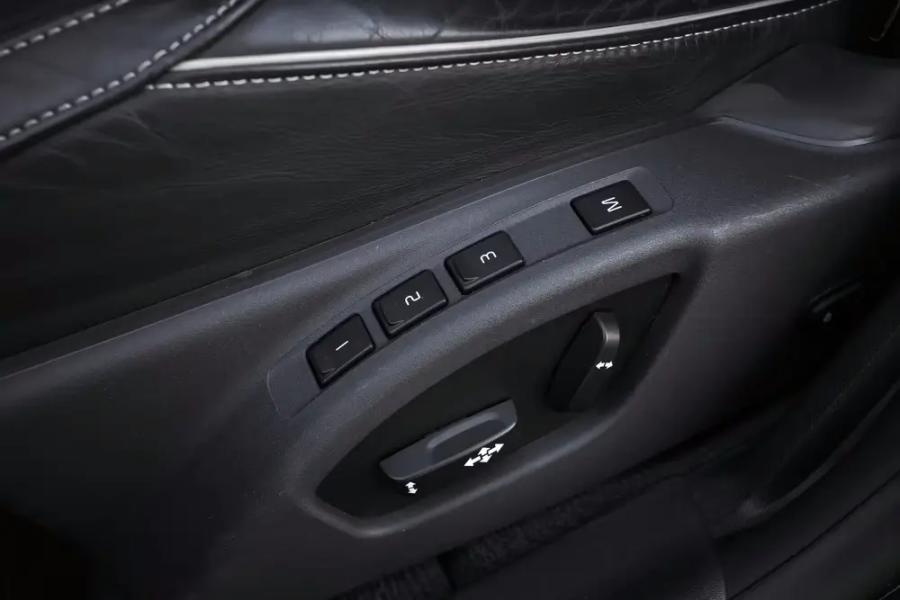 Melns Volvo V60 2015 Jelgava, ar dzinēja tilpumu 2.40 L un nobraukumu 277 tūkst. km par 10000 €, foto 13 vietnē AUTOMOTO.COM.LV