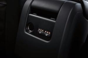 Melns Volvo V60 2015 Jelgava, ar dzinēja tilpumu 2.40 L un nobraukumu 277 tūkst. km par 10000 €, foto 16 vietnē AUTOMOTO.COM.LV