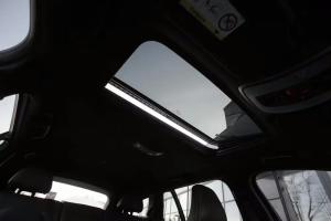 Melns Volvo V60 2015 Jelgava, ar dzinēja tilpumu 2.40 L un nobraukumu 277 tūkst. km par 10000 €, foto 20 vietnē AUTOMOTO.COM.LV