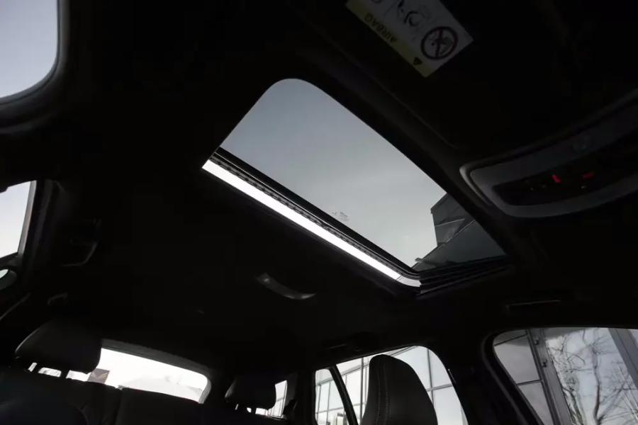 Melns Volvo V60 2015 Jelgava, ar dzinēja tilpumu 2.40 L un nobraukumu 277 tūkst. km par 10000 €, foto 20 vietnē AUTOMOTO.COM.LV