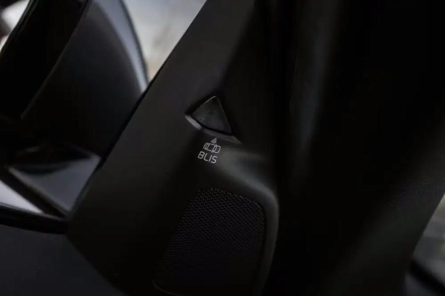 Melns Volvo V60 2015 Jelgava, ar dzinēja tilpumu 2.40 L un nobraukumu 277 tūkst. km par 10000 €, foto 29 vietnē AUTOMOTO.COM.LV