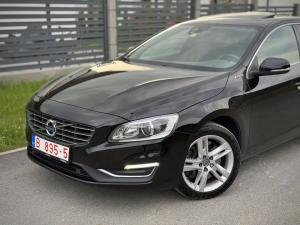 Melns Volvo V60 2015 Jelgava, ar dzinēja tilpumu 2.40 L un nobraukumu 263 tūkst. km par 10200 €, foto 3 vietnē AUTOMOTO.COM.LV