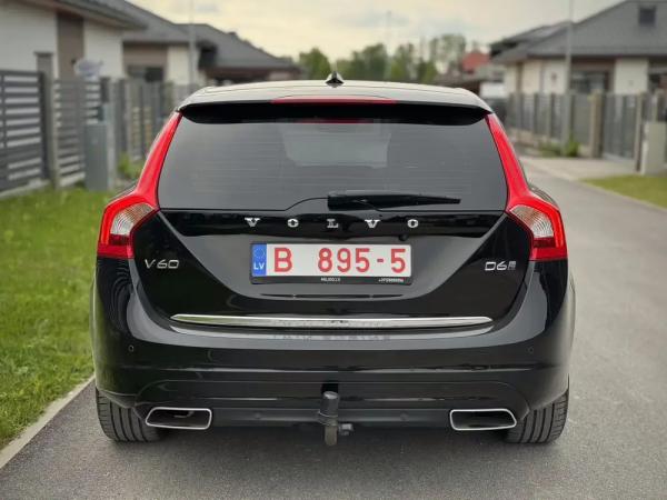 Melns Volvo V60 2015 Jelgava, ar dzinēja tilpumu 2.40 L un nobraukumu 263 tūkst. km par 10200 €, foto 6 vietnē AUTOMOTO.COM.LV