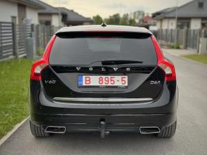 Melns Volvo V60 2015 Jelgava, ar dzinēja tilpumu 2.40 L un nobraukumu 263 tūkst. km par 10200 €, foto 7 vietnē AUTOMOTO.COM.LV