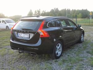 Melns Volvo V60 2015 Kuldīga, ar dzinēja tilpumu 2.00 L un nobraukumu 259 tūkst. km par 9600 €, foto 3 vietnē AUTOMOTO.COM.LV
