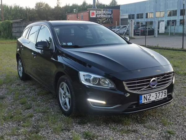 Черный Вольво B60 2015 в Кулдига, объемом двигателя 2.00 л и пробегом 259 тыс. км за 9600 €, фото 3 на AUTOMOTO.COM.LV
