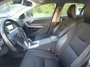 Melns Volvo V60 2015 Kuldīga, ar dzinēja tilpumu 2.00 L un nobraukumu 259 tūkst. km par 9600 €, foto 8 vietnē AUTOMOTO.COM.LV