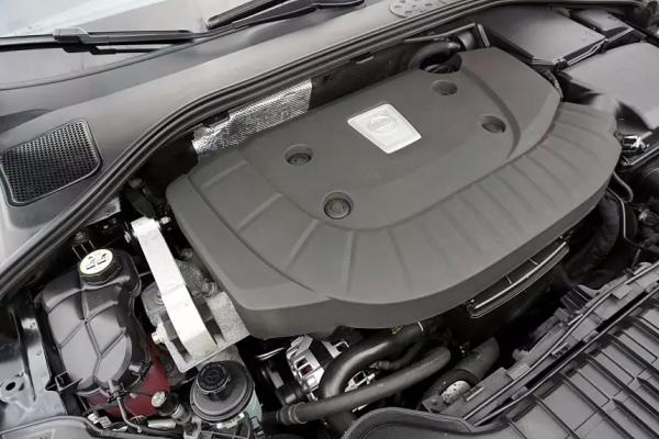 Black Volvo V60 2015 in Riga, with an engine capacity of 2.00 L and mileage of 219 thousand km for 7600 €, photo 10 on AUTOMOTO.COM.LV