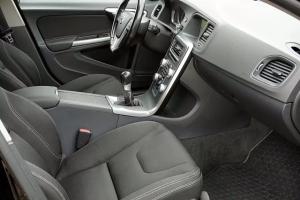Черный Вольво B60 2015 в Рига, объемом двигателя 2.00 л и пробегом 219 тыс. км за 7600 €, фото 12 на AUTOMOTO.COM.LV