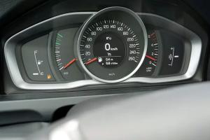 Черный Вольво B60 2015 в Рига, объемом двигателя 2.00 л и пробегом 219 тыс. км за 7600 €, фото 15 на AUTOMOTO.COM.LV