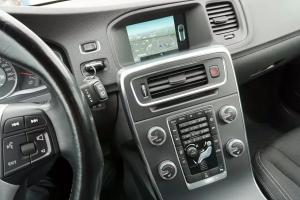 Черный Вольво B60 2015 в Рига, объемом двигателя 2.00 л и пробегом 219 тыс. км за 7600 €, фото 16 на AUTOMOTO.COM.LV