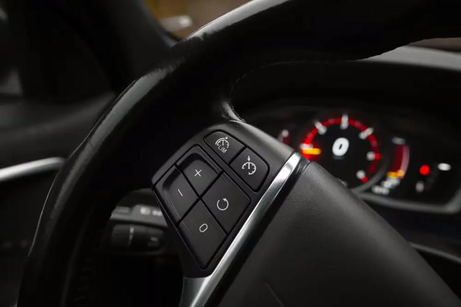 Черный Вольво B60 2015 в Елгава, объемом двигателя 2.00 л и пробегом 242 тыс. км за 7200 €, фото 13 на AUTOMOTO.COM.LV