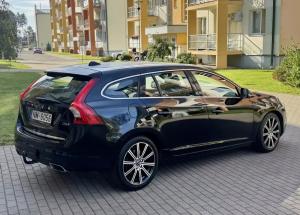 Melns Volvo V60 2015 Rīga, ar dzinēja tilpumu 2.40 L un nobraukumu 280 tūkst. km par 8600 €, foto 4 vietnē AUTOMOTO.COM.LV