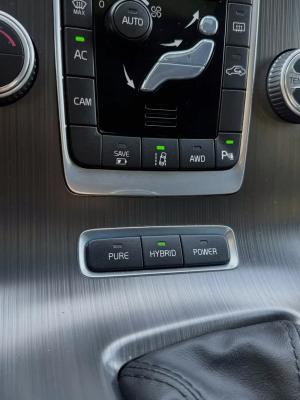 Melns Volvo V60 2015 Rīga, ar dzinēja tilpumu 2.40 L un nobraukumu 280 tūkst. km par 8600 €, foto 14 vietnē AUTOMOTO.COM.LV
