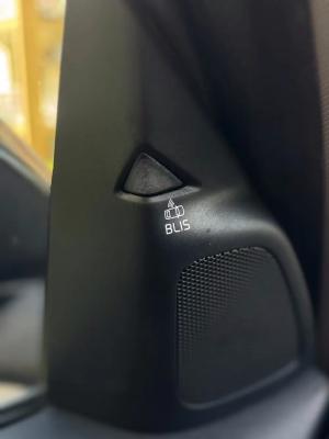Melns Volvo V60 2015 Rīga, ar dzinēja tilpumu 2.40 L un nobraukumu 280 tūkst. km par 8600 €, foto 17 vietnē AUTOMOTO.COM.LV