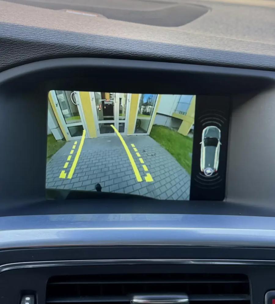 Melns Volvo V60 2015 Rīga, ar dzinēja tilpumu 2.40 L un nobraukumu 280 tūkst. km par 8600 €, foto 18 vietnē AUTOMOTO.COM.LV