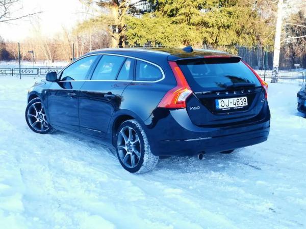 Черный Вольво B60 2015 в Кулдига, объемом двигателя 2.00 л и пробегом 214 тыс. км за 8990 €, фото 5 на AUTOMOTO.COM.LV