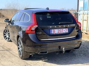 Melns Volvo V60 2015 Rīga, ar dzinēja tilpumu 2.40 L un nobraukumu 276 tūkst. km par 9995 €, foto 3 vietnē AUTOMOTO.COM.LV
