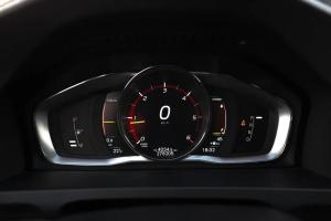 Black Volvo V60 2015 in Jelgava, with an engine capacity of 2.40 L and mileage of 278 thousand km for 10500 €, photo 16 on AUTOMOTO.COM.LV