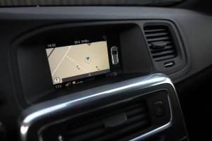Black Volvo V60 2015 in Jelgava, with an engine capacity of 2.40 L and mileage of 278 thousand km for 10500 €, photo 19 on AUTOMOTO.COM.LV