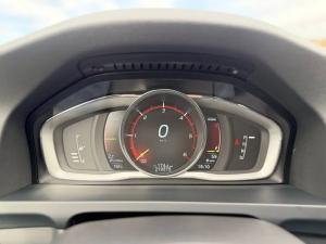 Black Volvo V60 2015 in Riga, with an engine capacity of 2.40 L and mileage of 219 thousand km for 9995 €, photo 14 on AUTOMOTO.COM.LV