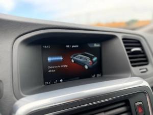 Black Volvo V60 2015 in Riga, with an engine capacity of 2.40 L and mileage of 219 thousand km for 9995 €, photo 23 on AUTOMOTO.COM.LV