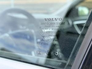 Black Volvo V60 2015 in Riga, with an engine capacity of 2.40 L and mileage of 219 thousand km for 9995 €, photo 26 on AUTOMOTO.COM.LV