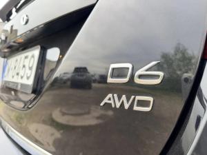 Black Volvo V60 2015 in Riga, with an engine capacity of 2.40 L and mileage of 219 thousand km for 9995 €, photo 27 on AUTOMOTO.COM.LV