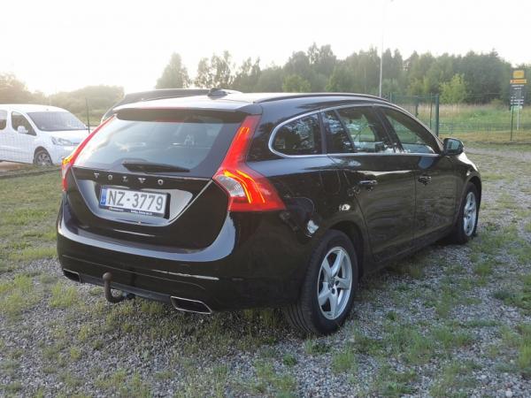 Черный Вольво B60 2015 в Рига, объемом двигателя 2.00 л и пробегом 259 тыс. км за 9600 €, фото 2 на AUTOMOTO.COM.LV