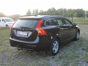 Melns Volvo V60 2015 Rīga, ar dzinēja tilpumu 2.00 L un nobraukumu 259 tūkst. km par 9600 €, foto 3 vietnē AUTOMOTO.COM.LV