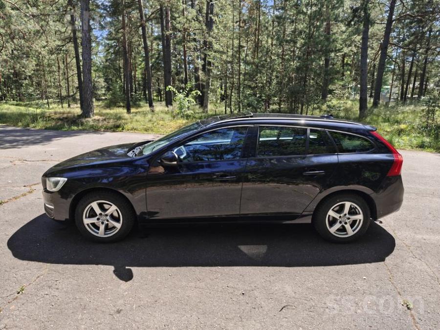 Melns Volvo V60 2015 Rīga, ar dzinēja tilpumu 1.60 L un nobraukumu 224 tūkst. km par 7500 €, foto 4 vietnē AUTOMOTO.COM.LV