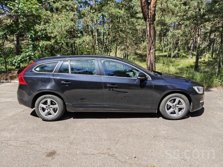 Melns Volvo V60 2015 Rīga, ar dzinēja tilpumu 1.60 L un nobraukumu 224 tūkst. km par 7500 €, foto 5 vietnē AUTOMOTO.COM.LV