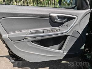 Melns Volvo V60 2015 Rīga, ar dzinēja tilpumu 1.60 L un nobraukumu 224 tūkst. km par 7500 €, foto 12 vietnē AUTOMOTO.COM.LV