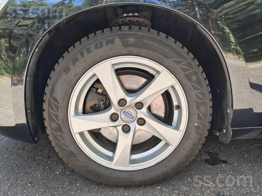 Melns Volvo V60 2015 Rīga, ar dzinēja tilpumu 1.60 L un nobraukumu 224 tūkst. km par 7500 €, foto 21 vietnē AUTOMOTO.COM.LV