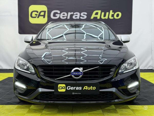 Black Volvo V60 2015 in Vilnius, with an engine capacity of 1.97 L and mileage of 236 thousand km for 6299 €, photo 2 on AUTOMOTO.COM.LV