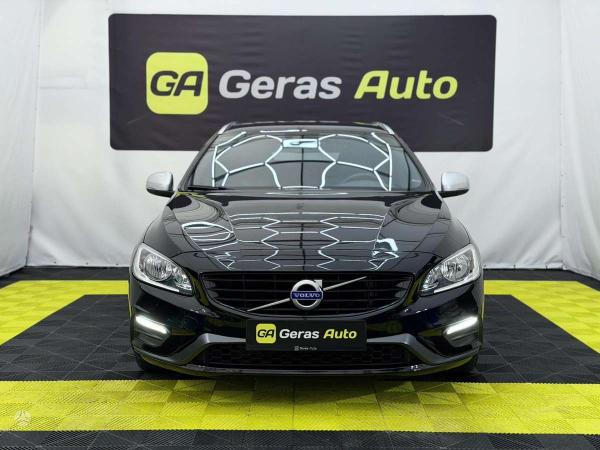 Black Volvo V60 2015 in Vilnius, with an engine capacity of 1.97 L and mileage of 236 thousand km for 6299 €, photo 7 on AUTOMOTO.COM.LV