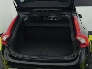 Black Volvo V60 2015 in Vilnius, with an engine capacity of 1.97 L and mileage of 236 thousand km for 6299 €, photo 13 on AUTOMOTO.COM.LV